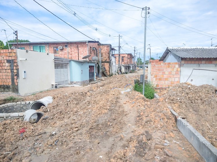 Prefeitura Avança Na Implantação De Rede De Drenagem Profunda No Bairro